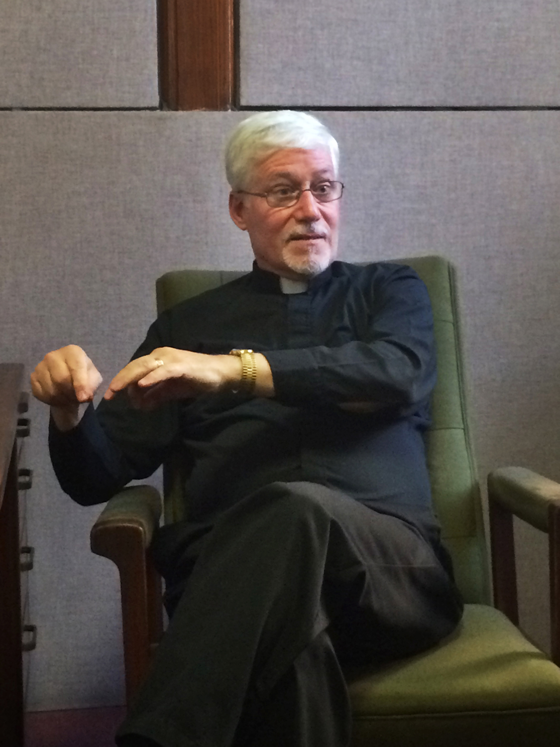 Monseñor Ferrari: los ojos en el cielo y los pies en la tierra ...