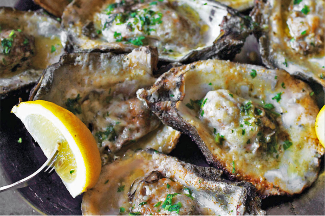 Ostras asadas en ajo y mantequilla – Nuestra Voz